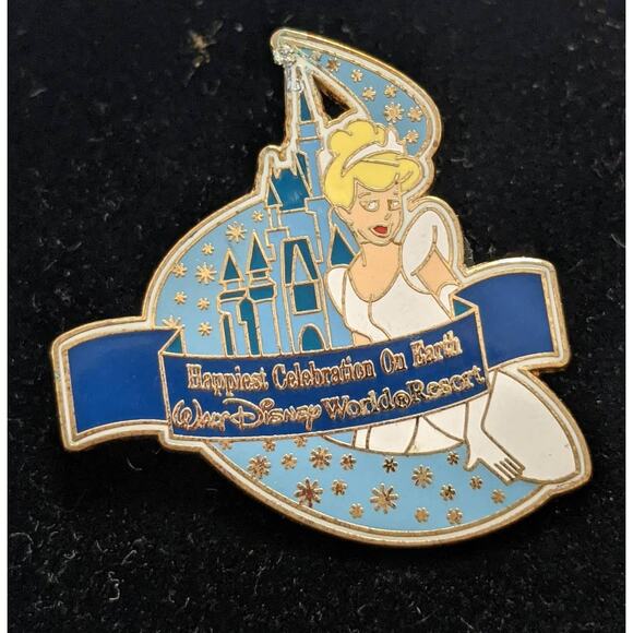 Disney | Jewelry | Vintage 205 Walt Disney World Resort Cinderella ...